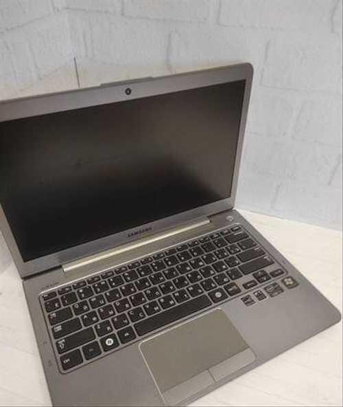 Ноутбук Samsung NP530U3B (17798-9)