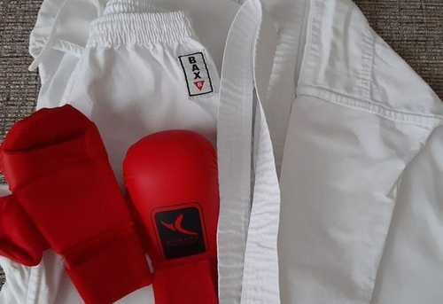 Кимоно для каратэ 120р-р,перчатки Decathlon р-р s
