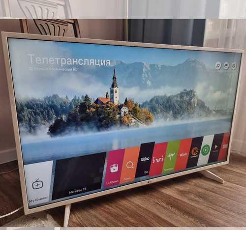 Телевизор LG 43UH619V, 4K Ultra HD,белый, смарт тв