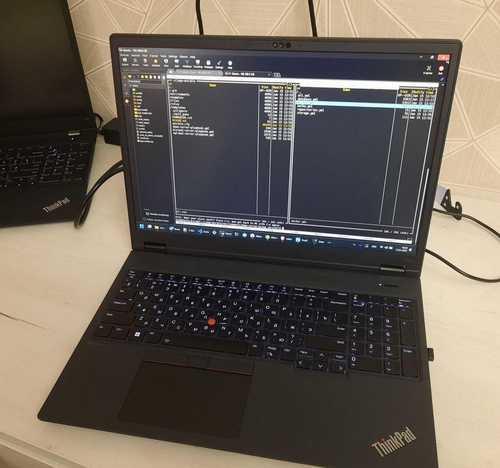 Lenovo thinkpad P16v