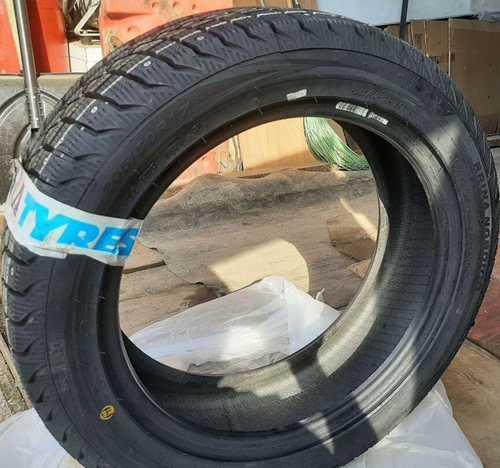 Viatti Brina Nordico V-522 205/50 R17 89