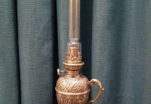 Старая масляная (керосиновая) лампа из металла