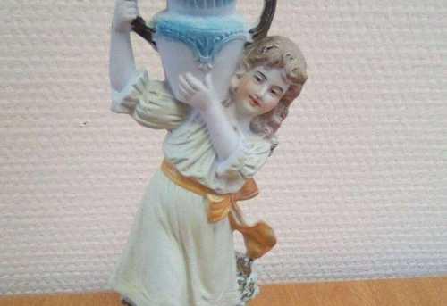 Фарфоровая статуэтка Девушка с кувшином. Германия
