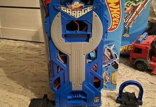 Трек Hot Wheels City Mega Garage FTB68