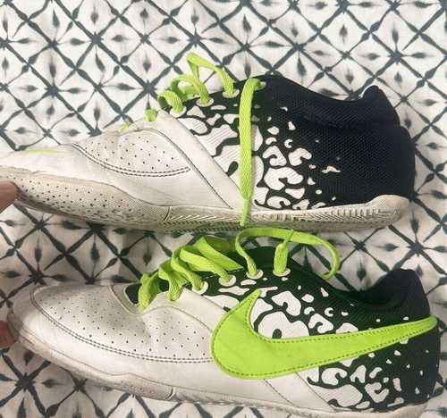 Футзалки Nike 5 Elastico 40,5