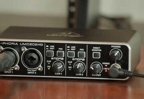 Внешняя звуковая карта Behringer UMC202HD