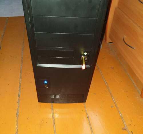 I3 8100,8GB,R7 360 2GB,HDD 500GB