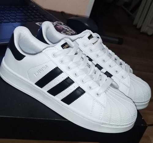 Кроссовки adidas Суперстар