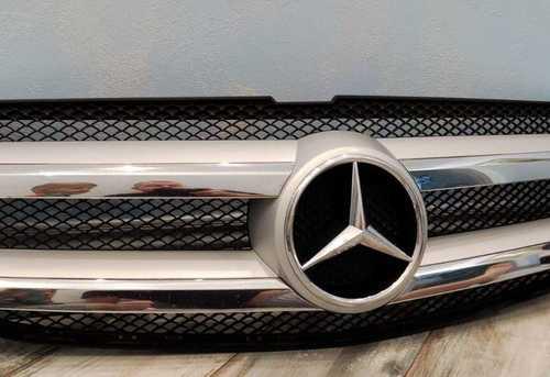 Решетка радиатора Mercedes Benz GL
