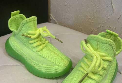 Кроссовки Yeezy (аналог) новые детские, Изики