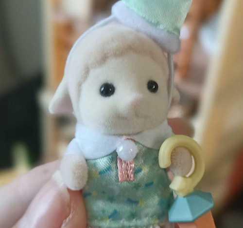 Sylvanian families малыш в костюме звездочета