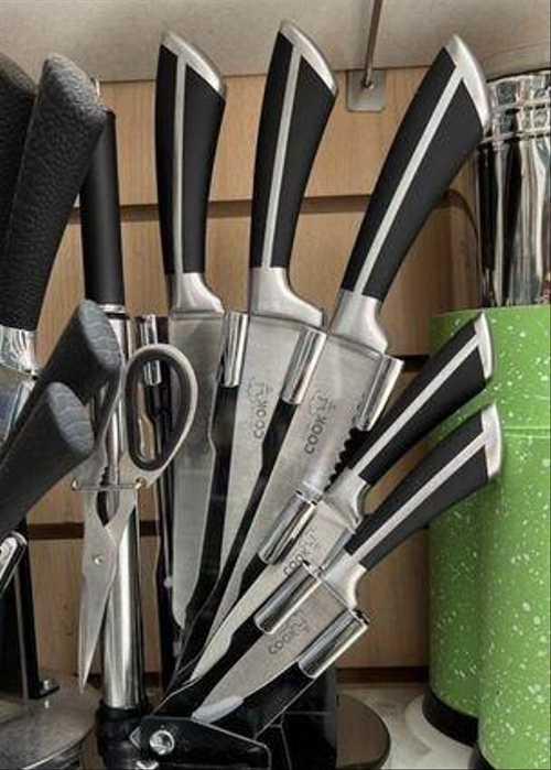 Набор кухонных ножей с подставкой