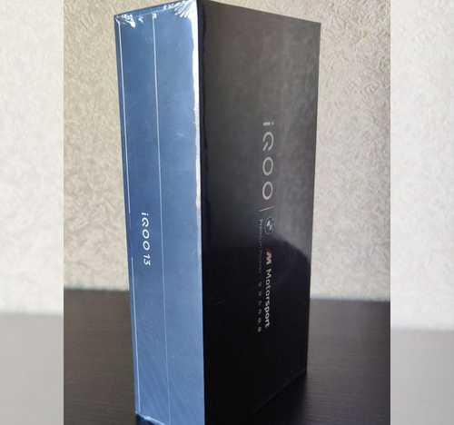 Vivo iQOO 13, 12/256 ГБ