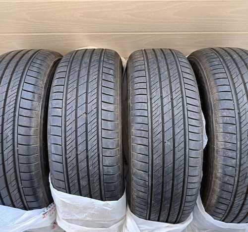 Kumho Solus HS63 215/60 R17