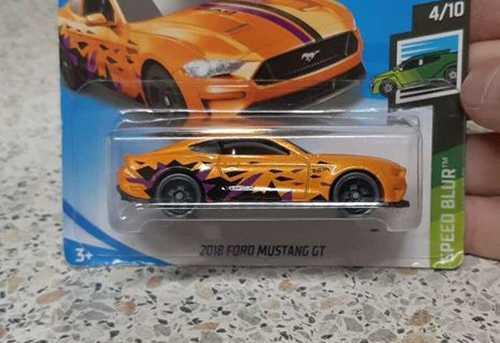 Модель Hot Wheels 2018 Ford Mustang GT. 4/10