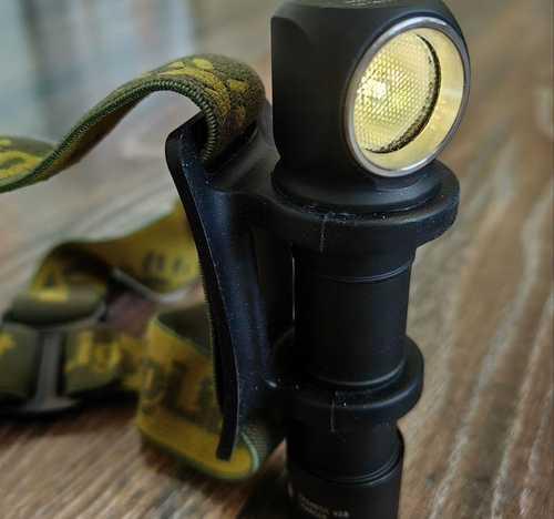 Фонарь Armytek Wizard C2