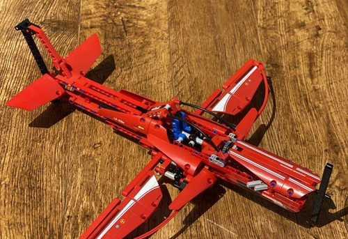 Модель самолета Lego Technic 9394