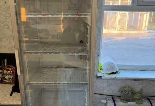 Холодильник со стеклянной дверью "Бирюса"