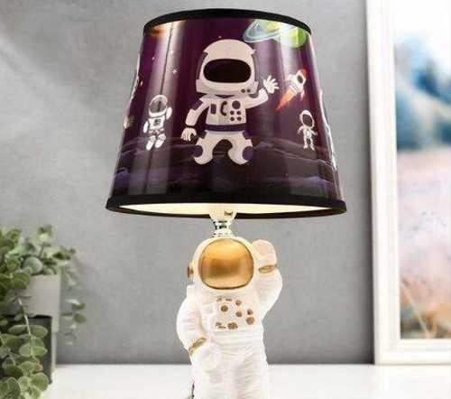 Настольная лампа "Космонавт"