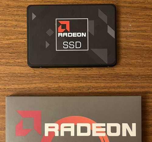 SSD Radeon R5 240GB