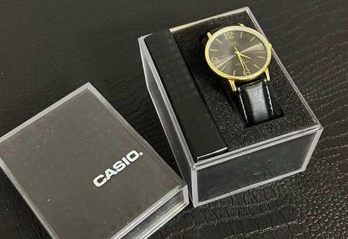 Наручные часы Casio quartz water resist