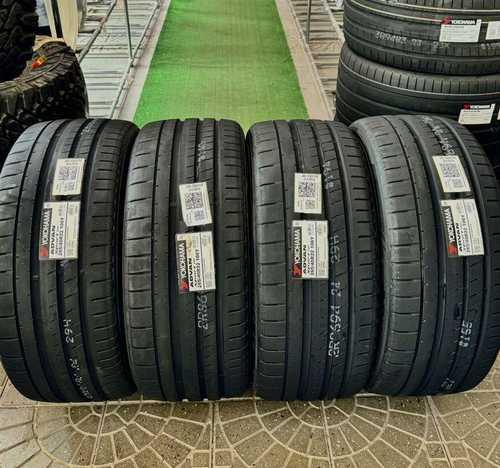 Yokohama Advan Sport V107 265/40 R22 106Y