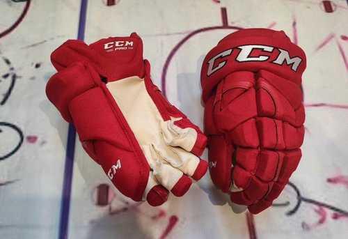 Niklas Kronwall CCM HG12 13 хоккейные перчатки