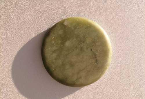 Нефритовый камень