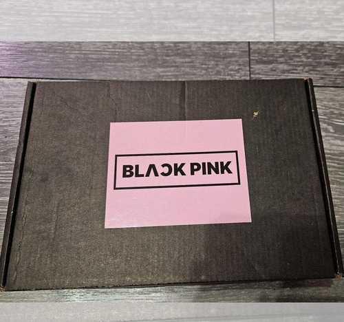 Black pink box