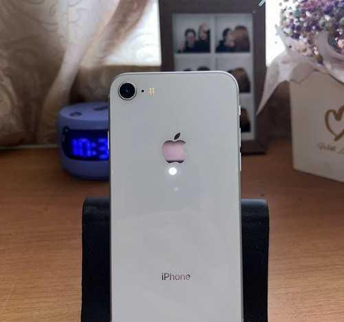 iPhone 8, 64 ГБ