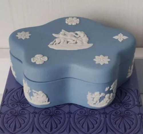 Винтажная шкатулка Wedgwood