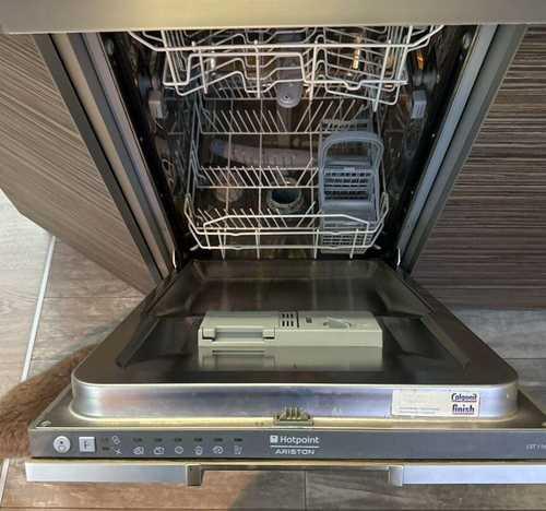 Посудомоечная машина 45 см Hotpoint Ariston