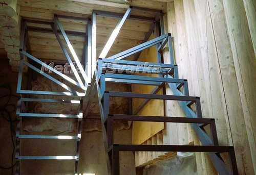 Лестница под зашивку с забежными ступенями №457