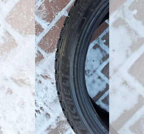 Michelin X-Ice North 4 235/40 R19