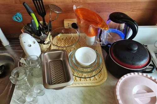 Посуда, чайник, столовые приборы, миксер, фильтр
