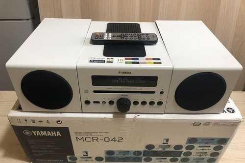 Yamaha MCR-042 Hi-Fi микросистема 30 Ватт