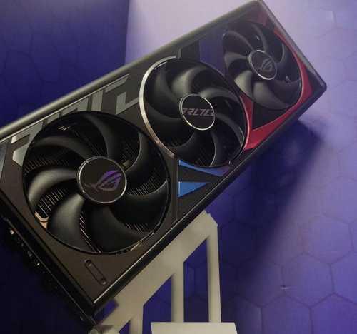 RTX 4080 Asus ROG Strix