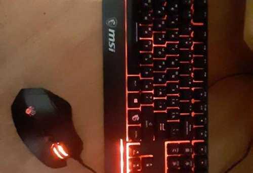 Игровой компьютер с монитором и клавиатурой и мышь