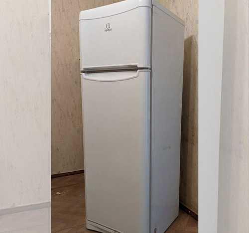 Холодильник Indesit двухкамерный TA16R