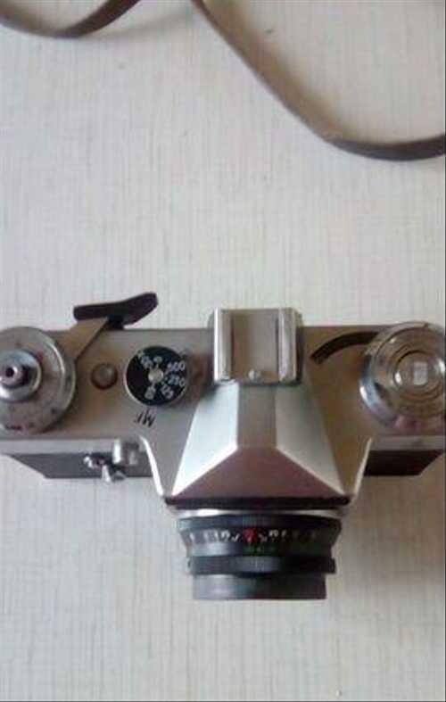 Пленочный фотоаппарат zenith с фотовспышкой