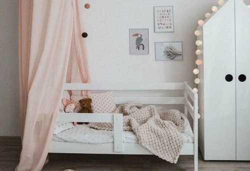 Детская одноярусная кровать Софа из массива сосны