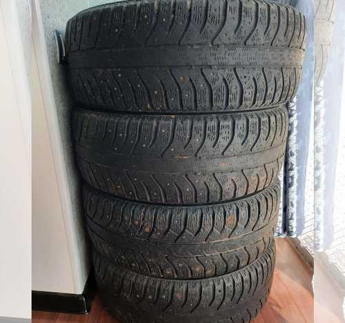 Bridgestone Ice Cruiser 7000 205/60 R16 92