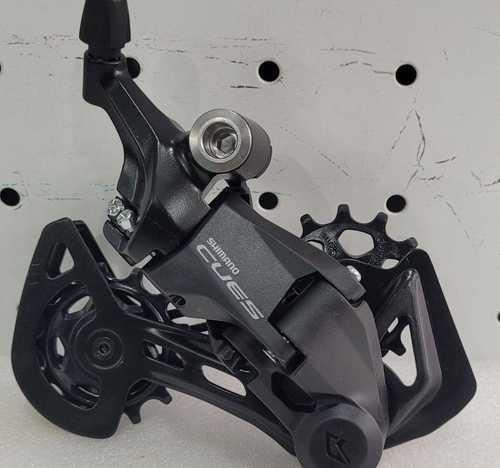Задний переключатель Shimano Cues