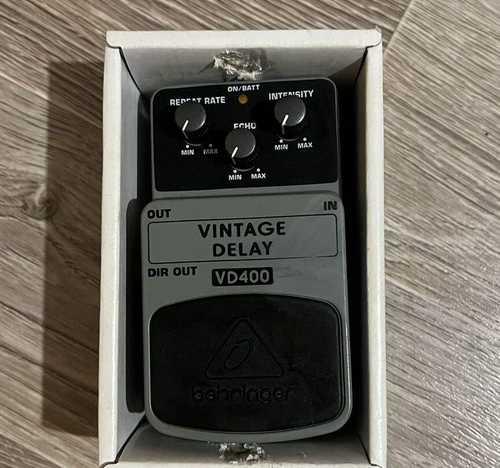 Гитарная педаль Behringer VD400