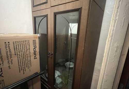 Шкаф сервант для посуды СССР старый с зеркалом