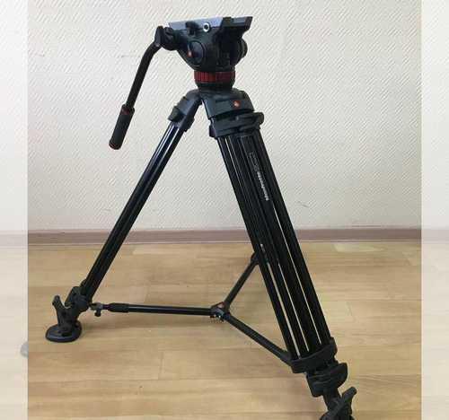 Штатив Manfrotto 546B + mvh502a