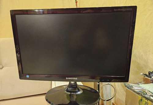 Мониторы 19" Samsung VGA / DVI / hdmi