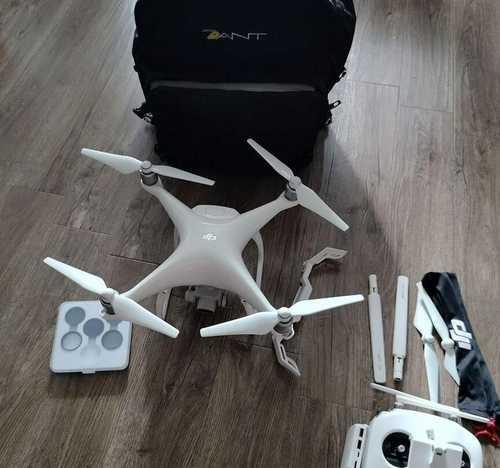 Квадрокоптер DJI phantom 4