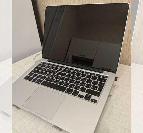 MacBook Pro 13 (2015), 256 ГБ, Core i5, 2.7 ГГц, RAM 8 ГБ, Intel Iris Graphics 6100
