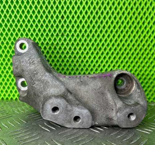 Кронштейн кпп Chevrolet Cruze J300 F18D4 1.8 141